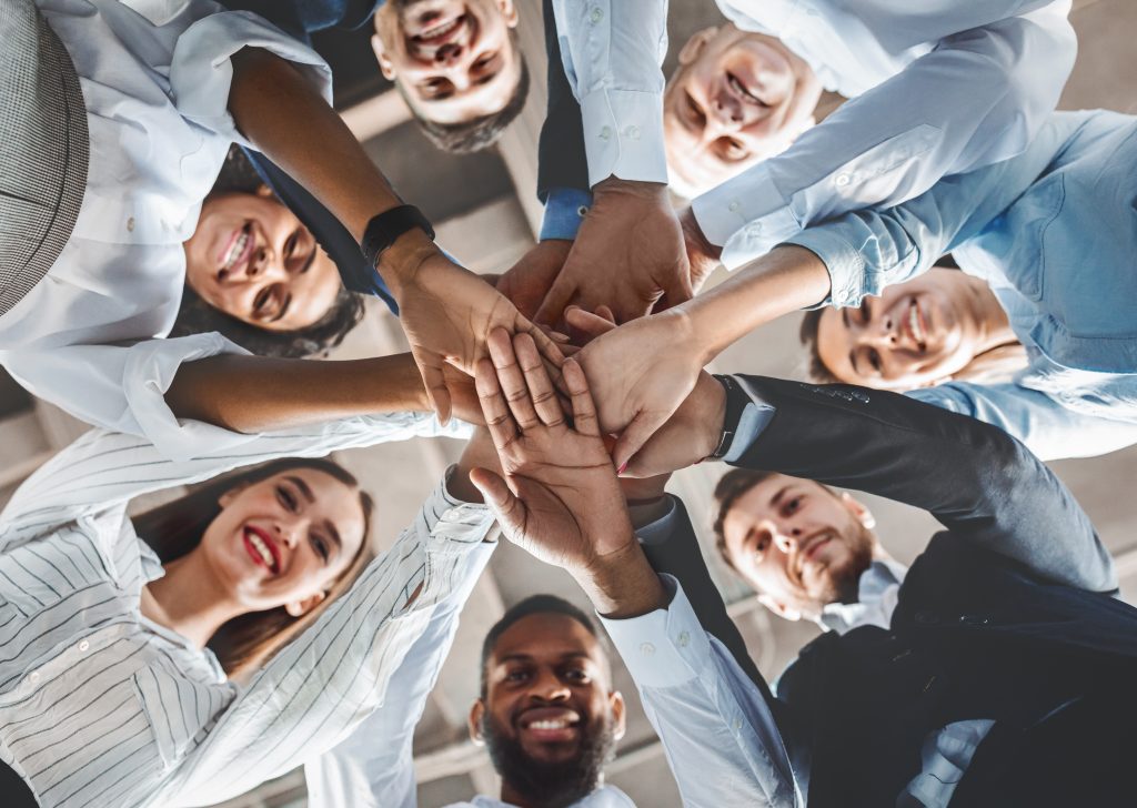 Why Passenger Van Rentals Work Well for Team Building